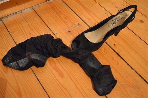 Pin by Nishizawa on クイック保存 in 2022 Nylons and pantyhose Smelly shoes