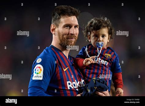 Lionel messi and their son Fotos und Bildmaterial in hoher Auflösung
