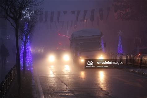 Yoğun sis ve soğuk hava etkili oldu Anadolu Ajansı