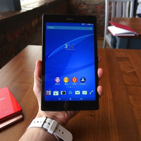 A Closer Look At Sony S Sleek New Xperia Z3 And Z3 Tablet Compact The