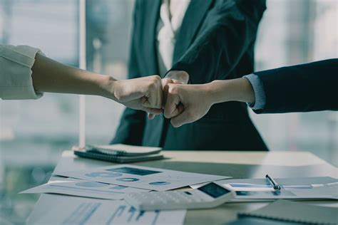 La importancia de la formación en asesoramiento financiero y bancario