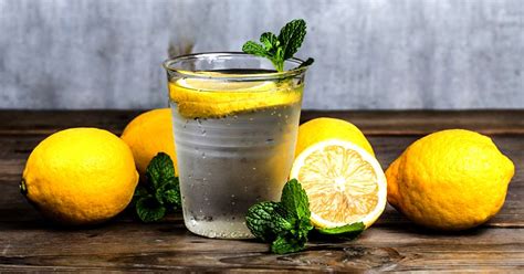Top 12 Health Benefits Of Drinking Lemon Water