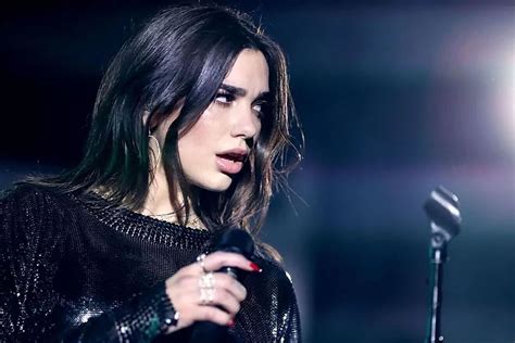 Dua Lipa Wows Her Fans As Her Latest Bikini Pose Goes Viral Marca