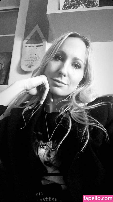 Nikki Glaser Nikkiglaser Nude Leaked Photo Fapello