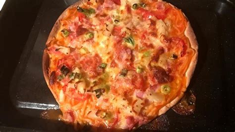 La Pizza Con Pi A Y Espaguetis Del Primer Ministro De Nueva Zelanda