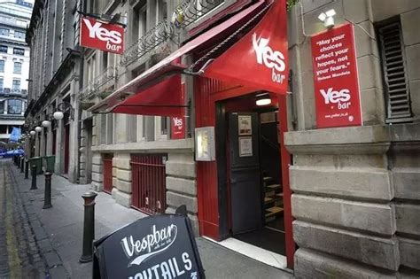 Glasgow S Yes Bar Stripped Away And Emptied Following Sad Closure