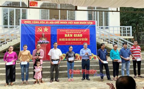 Bình Phước Bàn giao 23 nhà đại đoàn kêt và Nhà văn hóa âp Sóc Giêng