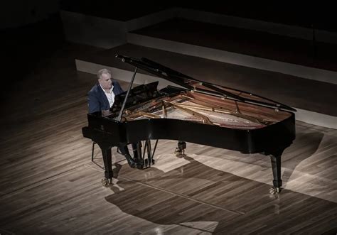 César Rus Josu de Solaun Valencia El pianista heterodoxo Las