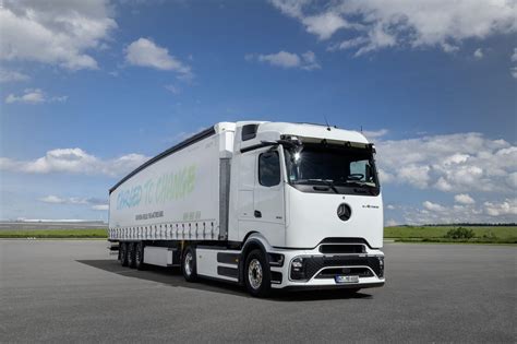 MERCEDES BENZ PRESENTA LACTROS ELETTRICO Macchinelavoro Blog