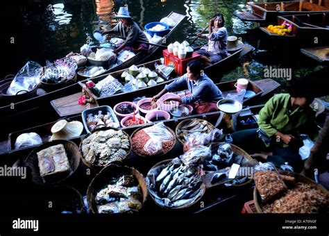 Thailand Damnoen Saduak Floating Food Market Boat Restaurant Stock