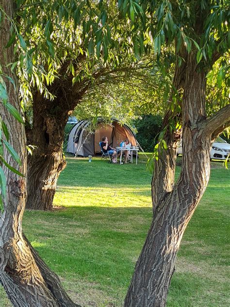Campen an der Mosel auf dem Campingplatz Holländischer Hof