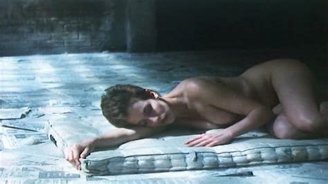 Naked Amanda Ooms In Wilderness