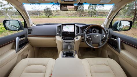 2016 Toyota Land Cruiser Preview Video