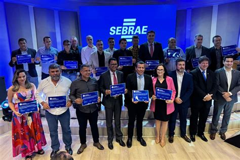 CERIMÔNIA Prêmio Sebrae Prefeitura Empreendedora é concedido á