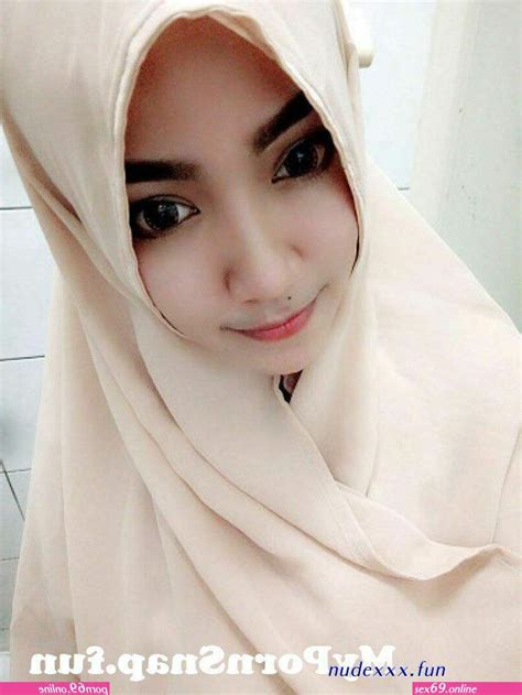 Jilbab Selfie Memek Tanpa Bulu Sexy Photos