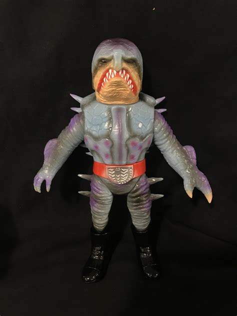 MediCom Toy Toei Retro Sofubi Collection Kamen Rider V3 Kamakubigame