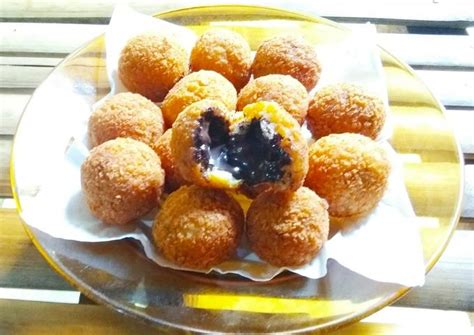 Resep Bola Bola Pisang Isi Coklat Oleh Ummu Azkah Halim Cookpad