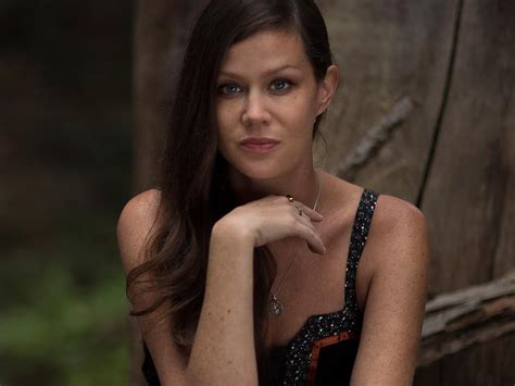 Allison Pierce Bei Amazon Music
