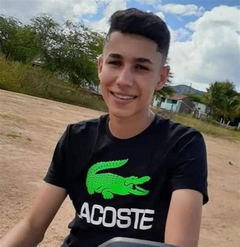 Adolescente de 17 anos é morto a tiros em Caruaru Farol de Notícias