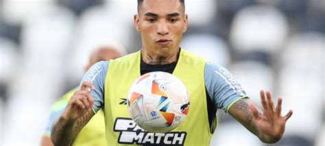 Botafogo tenta encontrar rumo no Brasileirão contra o Vitória
