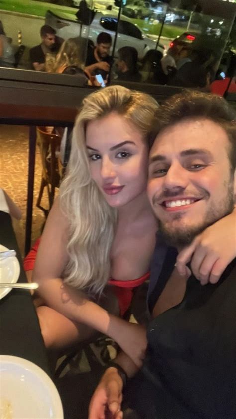 Affair de Maiara e cantor já tem problema Estava comigo diz modelo