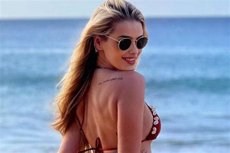 Yasmin Brunet Exibe Tatuagem No Bumbum Em Biqu Ni Fio Dental Veja