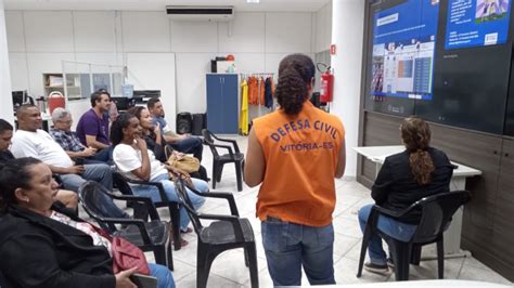 RedeTV ES Defesa Civil de Vitória ensina lideranças comunitárias como