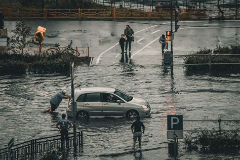 Jak rozpoznać samochód po powodzi NETY pl