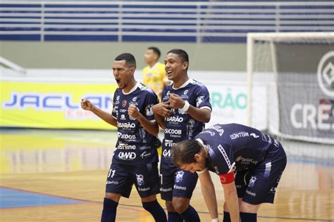 Goleiro reserva brilha pega dois pênaltis e Barão é campeão da Copa