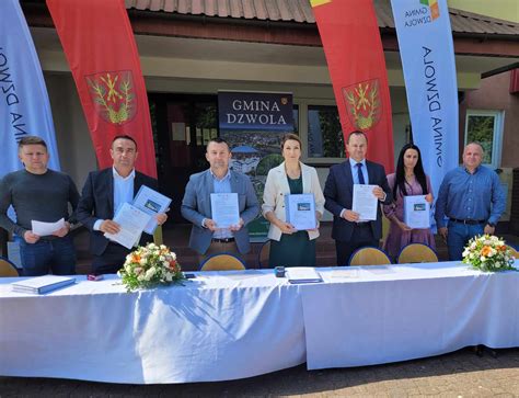 Umowa Na Termomodernizacj W Zespole Szk W Krzemieniu Podpisana