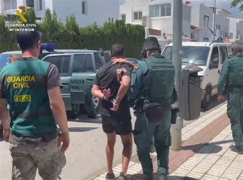La Guardia Civil detiene en San Pedro de Alcántara Málaga a uno de