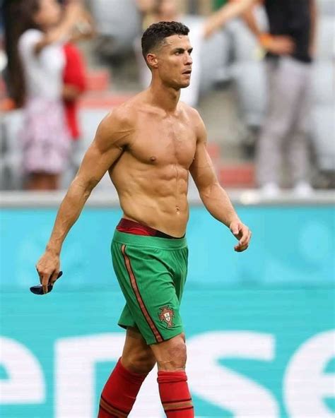 Pin By Barbara Hegedus On Cristiano Ronaldo Cristiano Ronaldo Body