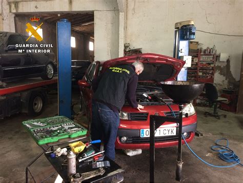 La Guardia Civil detecta un taller ilegal de reparación de automóviles