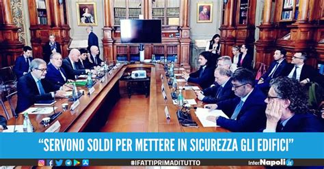 Servono Dai Ai Milioni Di Euro I Sindaci Dell Area Flegrea