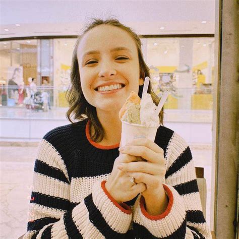 Larissa Manoela anuncia morte e desabafa sobre perda Impossível