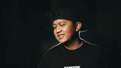 Nikahi Bella Bonita Inilah Profil Denny Caknan Yang Dulu Sempat Hidup