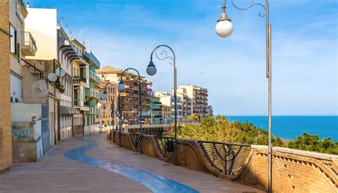 Ortona è una bella cittadina abruzzese situata lungo la Costa dei
