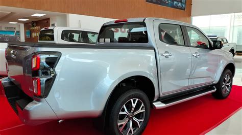 All New 2024 ISUZU D MAX Special Edition Silver Color Exterior And