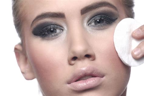 Tres Estilos De Maquillaje Contouring Baking Y Strobing
