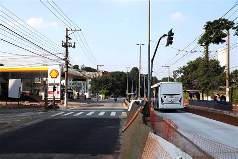 Trólebus voltam a circular na Avenida Antônio Piranga em Diadema após