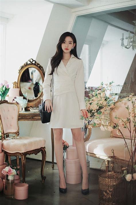Pin Oleh Taek Ko Di Model Pakaian Gaya Model Pakaian Wanita Bergaya