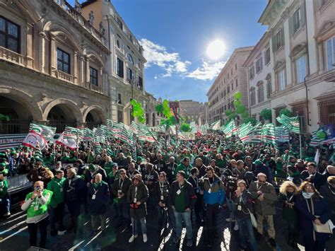 La Cisl In Piazza A Roma Per Cambiare La Manovra Del Governo Cisl