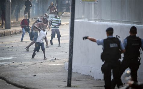 Fotos Prédio no Subúrbio do Rio é desocupado pela PM fotos em Rio de
