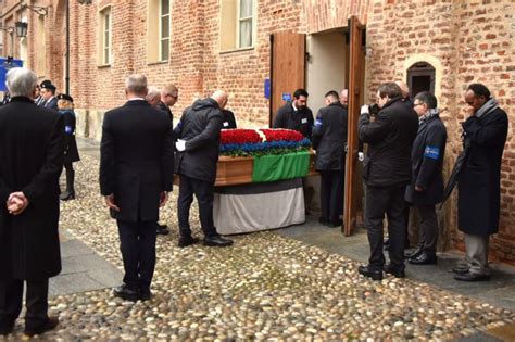 I Funerali Di Vittorio Emanuele Di Savoia Il Feretro A Venaria La