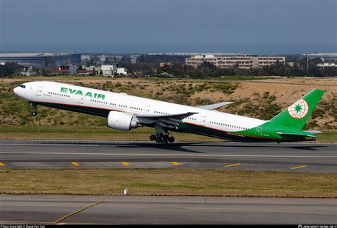 B 16703 EVA Air Boeing 777 35EER Photo By Jhang Yao Yun ID 1401043