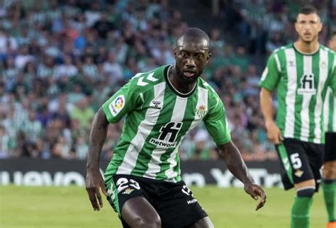 Real Betis Un Concurrent De Taille Pour Youssouf Sabaly Fait Son Retour