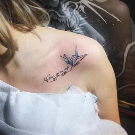 Sleutelbeen tattoos 100 prachtige en originele tattoo ideeën