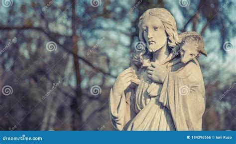 Estatua Antigua De Jesus Christ Buen Pastor Con La Oveja Perdida Sobre