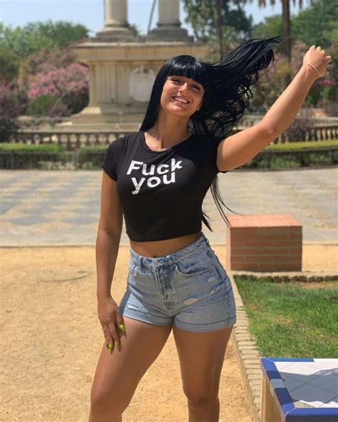 La Tiktokeuse La Frange L On Instagram Dit Avec Le Sourire A Passe