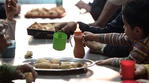 Canasta básica una familia necesitó casi 500 000 por mes en 2023 para
